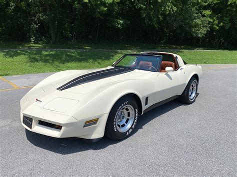 1981 Chevrolet Corvette 427 Garage