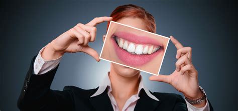 Carillas dentales para qué sirven y qué tipos hay Clínica dental