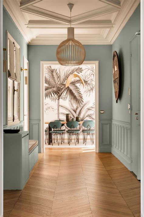 Quand les couleurs et les imprimés réinventent un appartement Home