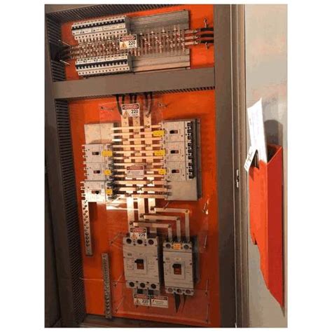 Montagem de quadro elétrico trifásico WM