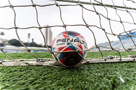 Bola de Futebol Guia Completo Origem História Evolução etc