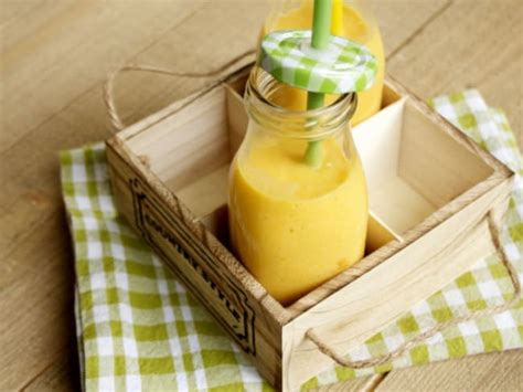 Smoothie à la mangue et à la noix de coco Recette par Les filles à