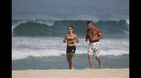 Foto Vitor Belfort E Joana Prado Correm Nas Areias Da Barra Rj