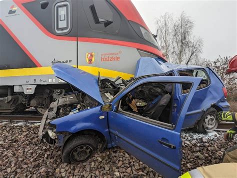Tragiczny wypadek w Ozorkowie Zderzenie z pociągiem na przejeździe