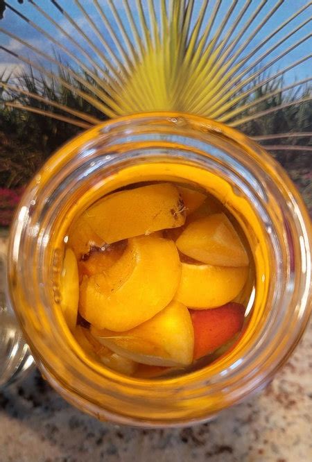 Rhum arrangé abricots La Fournaise aux fourneaux
