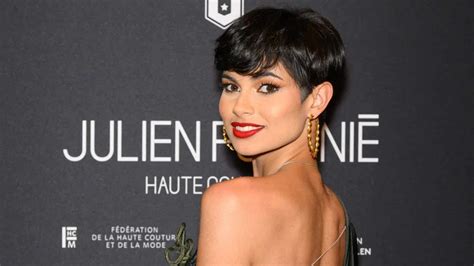 Ève Gilles Miss France 2024 décolleté plongeant à la Fashion Week