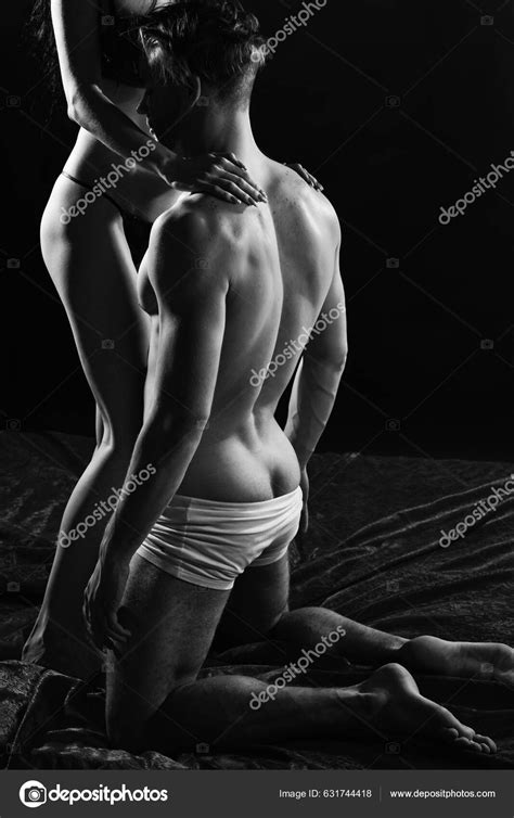 Sexy Sensual Pareja Enamorada Hombre Mujer Desnudos Teniendo Sexo Oral