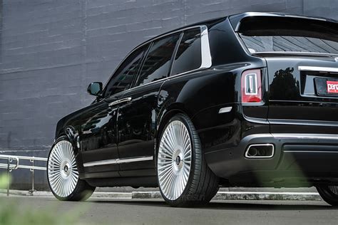 Permaisuri Forgiato Trimestre M With Rolls Royce Cullinan