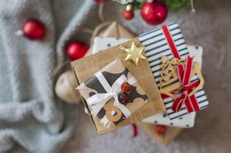Jak zapakować prezent w papier ozdobny Domosfera DIY