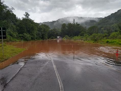 Forte chuva causa interdição de rodovias em Santa Catarina veja quais