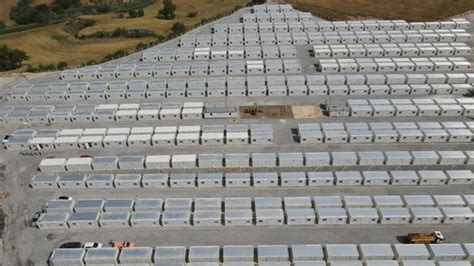 Adana da depremzedeler için kurulan konteyner kentte yaşam başladı