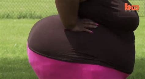 On Vous Pr Sente Sarah La Femme Aux Plus Grosses Fesses Du Monde