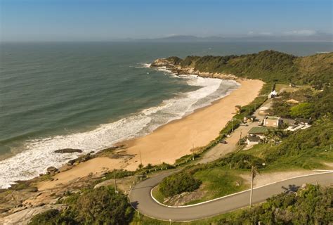 Brasil Tem Praias Oficiais De Nudismo Uma Delas Em Linhares Conhe A
