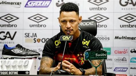 Clube Da S Rie B Acerta A Contrata O Do Atacante Neilton Ex Vit Ria