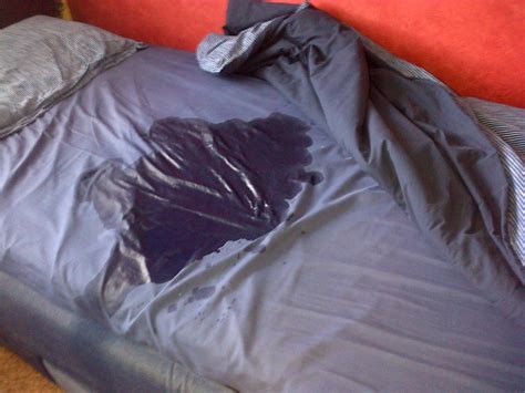 Wetting My Bed Omorashi Experiences Omorashi