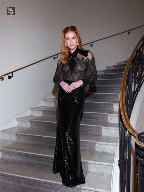Marina Ruy Barbosa Nua Blusa Transparente No Festival De Cinema