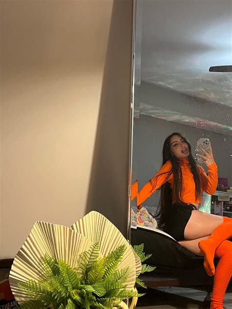 Beebee Asmr Beebeeasmr Weloveasmr Nude Onlyfans Leaks Photos