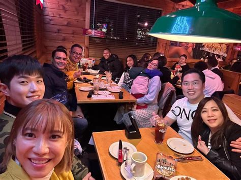 7 Potret Artis Rayakan Natal Di Luar Negeri