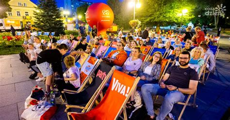 Kino na leżakach zdjęcia