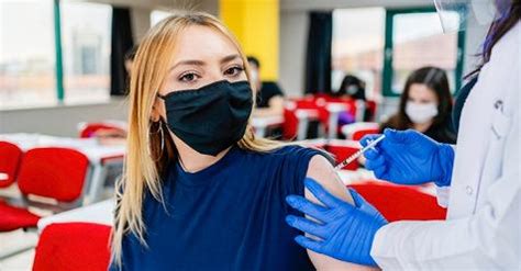 Vaccini Report Aifa 76 206 Reazioni Avverse 87 9 Non Gravi Rai News
