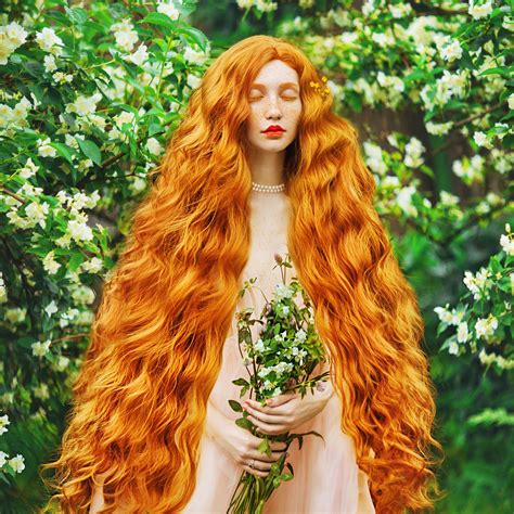 Pin By Pinterest Deutschland On Leonardo Da Vinci Long Curly Hair Curly Hair Styles Red