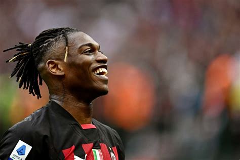 Sorrir Em Dose Dupla Rafael Le O Bisa E D A Vit Ria Ao Ac Milan Ante