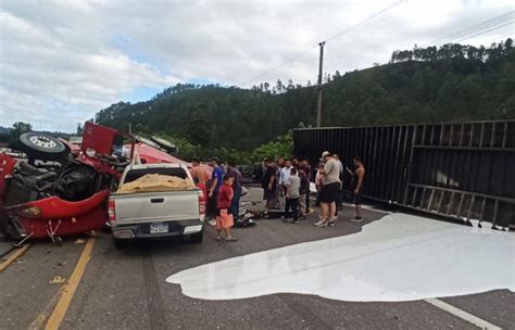 Accidente de tránsito deja un herido y daños materiales en la carretera