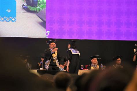 Wisuda XXIV UMN Ajak Wisudawan Menelisik Peran AI Dalam Meningkatkan