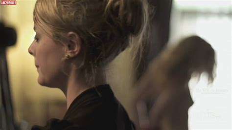 Évelyne Brochu nude pics page 1