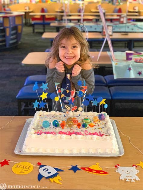 How To Throw A Personalized Birthday Party At Chuck E Cheese S Mama