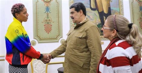 LA CAMPEONA DEL SALTO TRIPLE Presidente Nicolás Maduro felicitó a la