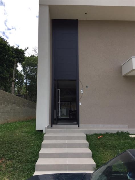 Porta Pivotante Estrutura De A O No Interior Totalizando Metros