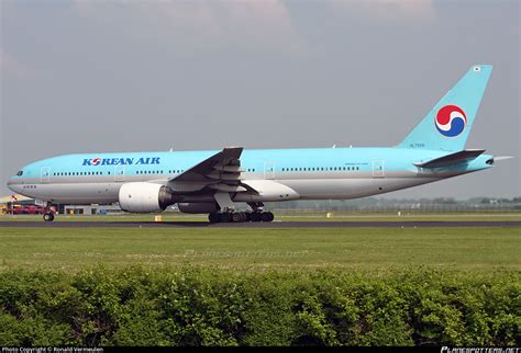 HL7526 Korean Air Boeing 777 2B5ER Photo By Ronald Vermeulen ID