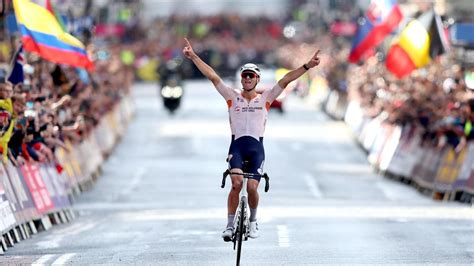 Gesta de Van der Poel en Glasgow se proclama campeón mundial de fondo