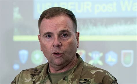 Były dowódca sił lądowych USA w Europie Stała baza USA w Polsce