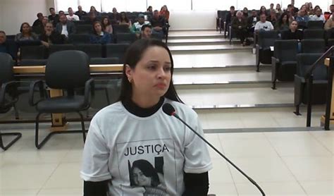 Vivemos um pesadelo Ter a mãe arrancada brutalmente é uma dor