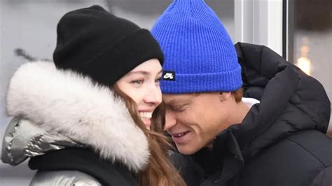 Jannik Sinner chi è la fidanzata Tutto sulla modella Laura Margesin