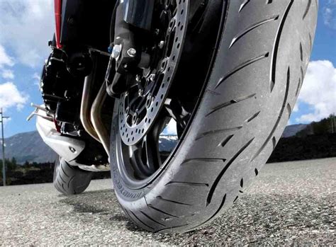 Metzeler Roadtec Z8 For Wet Season Riding Drive Safe And Fast