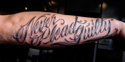 Aprender sobre 94 imagem tatuagem braço escrita br thptnganamst edu vn