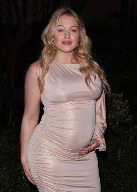 Iskra Lawrence Braless Boobs Showing Off Her Big Thefappenist