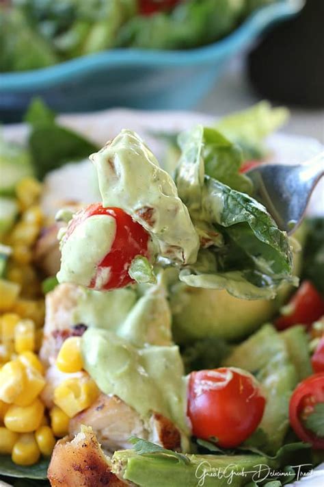 Bbq Chicken Avocado Salad With Avocado Ranch Dressing Great Grub Delicious Treats