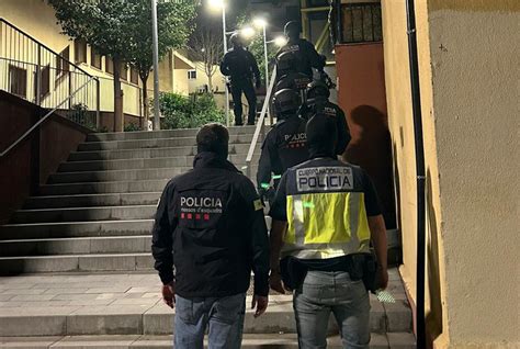 Almenys quatre detinguts en loperació policial contra una organització