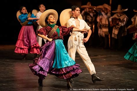 El Ballet Folklórico de México de Amalia Hernández resalta en su