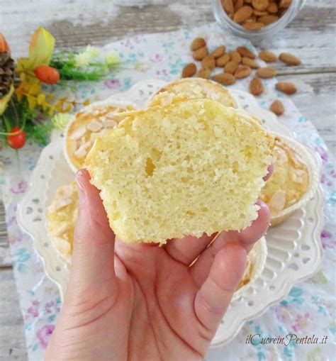 Muffin Alle Mandorle Ricetta Con Farina Di Mandorle Il Cuore In