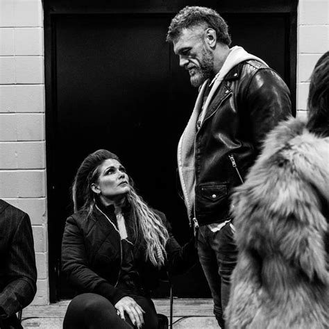 اخبار ال wwe اليومية on Instagram صور للأسطورة ايدج و زوجته
