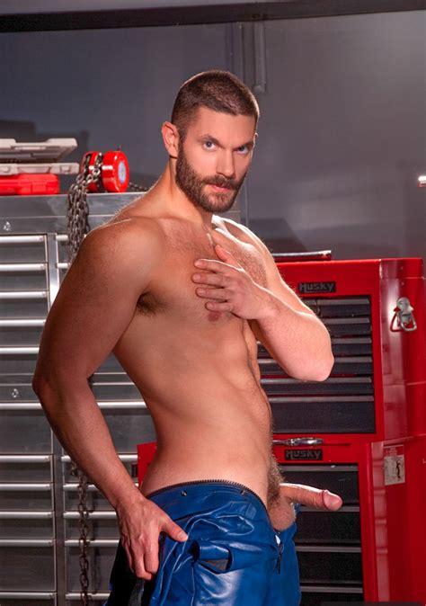 Machos Calientes Desnudos Y Empalmados Galerias De Fotos