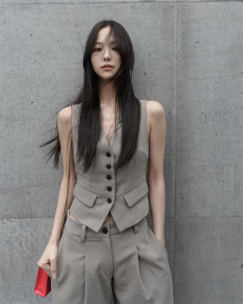 posting cute girl everyday on Twitter 絢