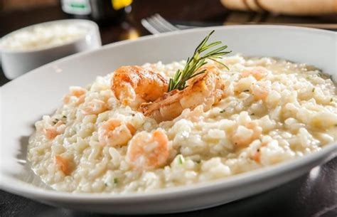 42 receitas de risoto de camarão para você se sentir muito cozinheiro