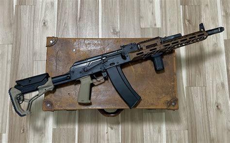 目立った傷や汚れなしGHK AK 74 CO2 実物 カスタム LCT PP 2000 AK 105 M4 AK 47 74 12 102