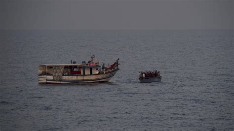 Naufragio Al Largo Della Tunisia 5 Morti E 28 Dispersi